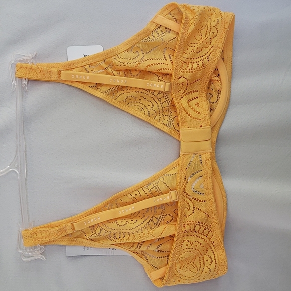 Bonds | Intimates & Sleepwear | Bonds Intimately Soft Light Deep V Bra ...